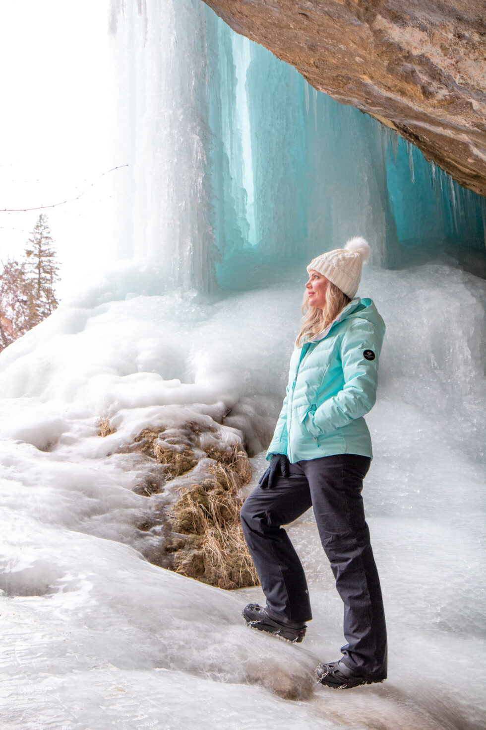EXPLORING THE ICE CAVES IN RIFLE MOUNTAIN PARK, COLORADO | Everyday Laura